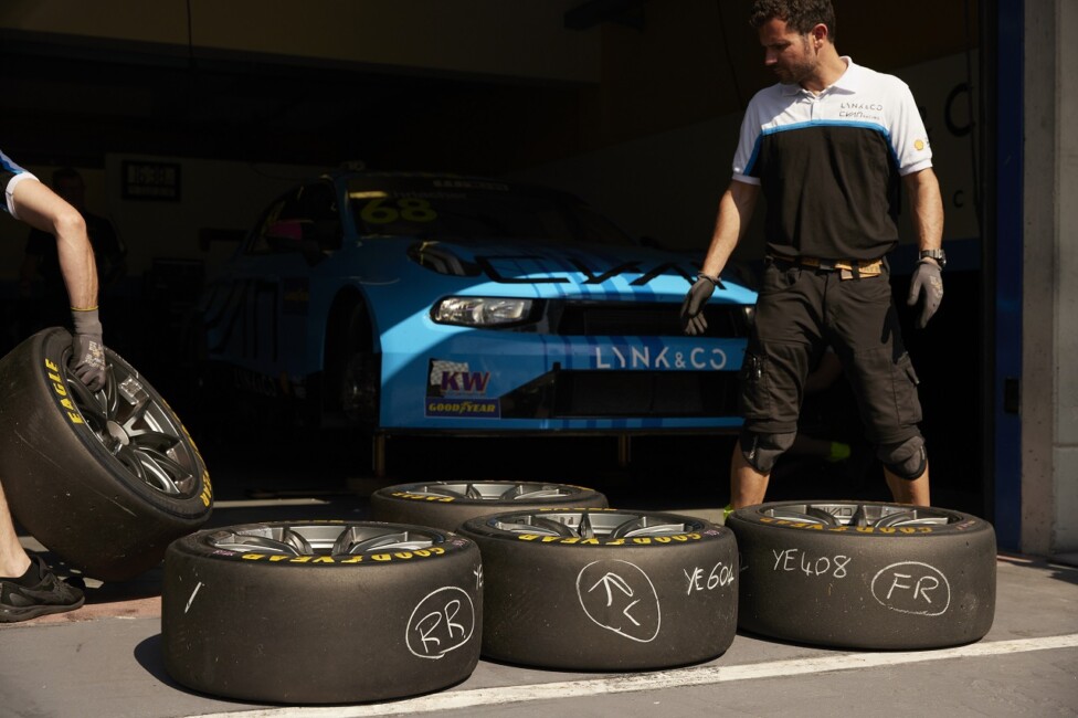 WTCR: Sorprendente anuncio de Cyan Racing | Campeones