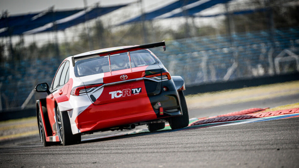 Sapag es piloto oficial Toyota también en TCR South America | Campeones