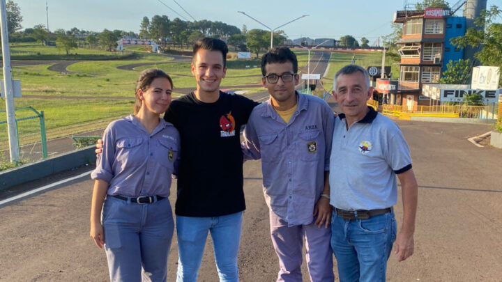 Un equipo distinto con estudiantes de la escuela industrial | Campeones