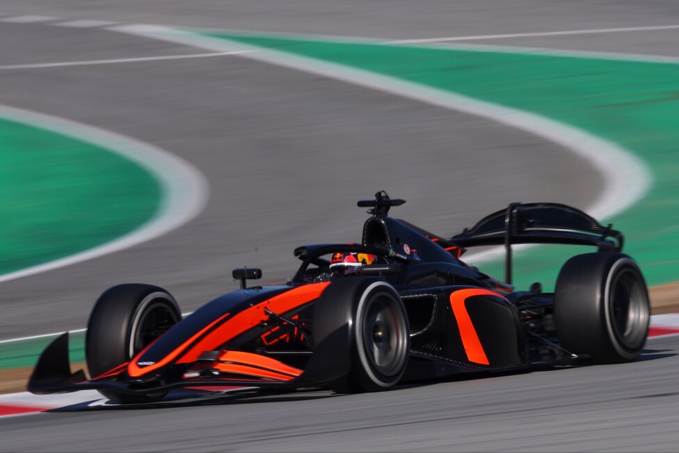 Colapinto giró con el nuevo F2 en Cataluña | Campeones