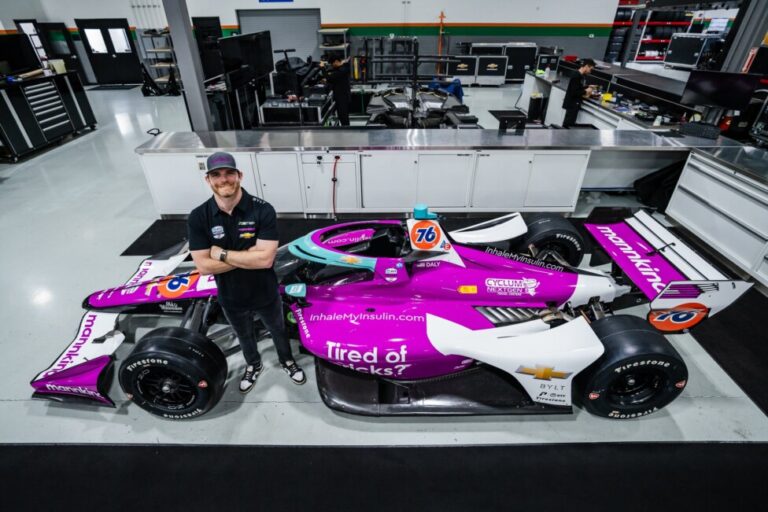 Nuevo "look" para uno de los autos del Juncos Hollinger | Campeones