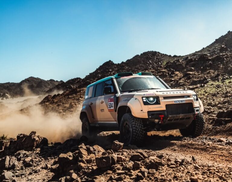 Sara Price lidera el "1-2-3" de Defender Rally en el Prólogo de Stock ...